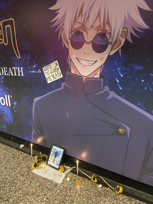 Jujutsu Kaisen – Fãs fazem um altar em homenagem a Satoru Gojo